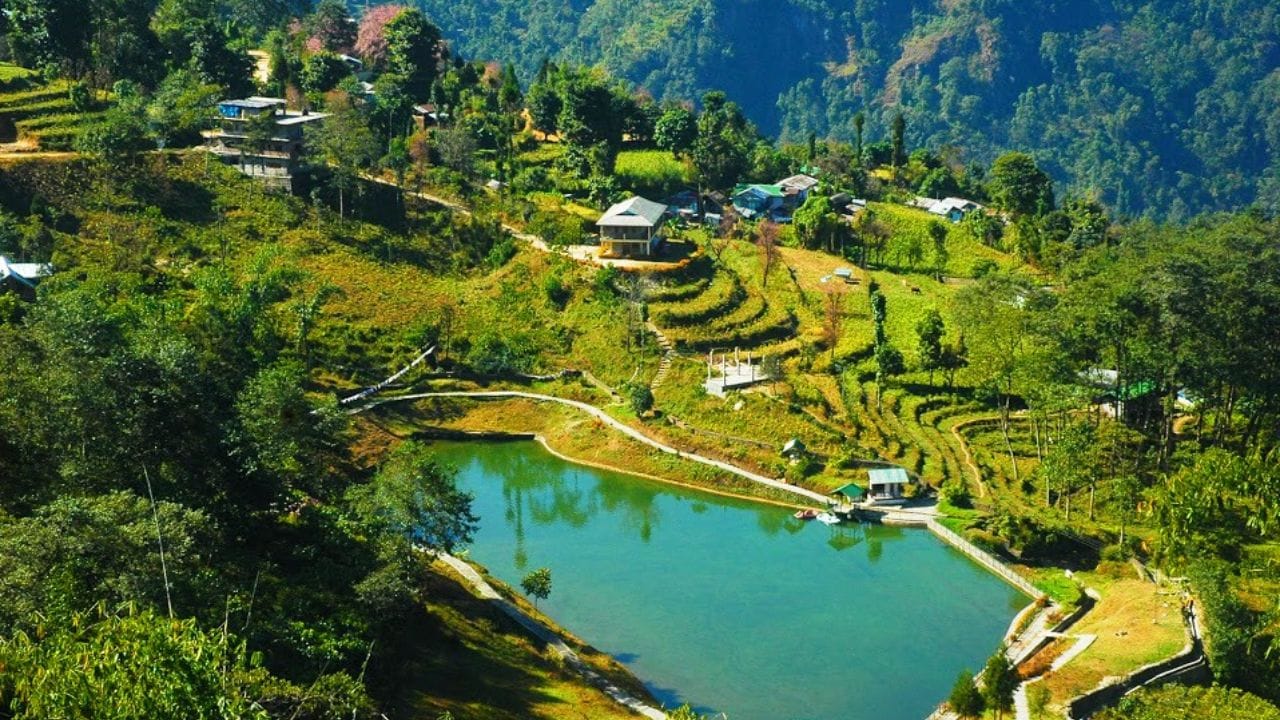 Sikkim: হ্রদ, ঝর্না‌, পাহাড়, জঙ্গল আর কাঞ্চনজঙ্ঘা! নির্জনতার খোঁজে ...