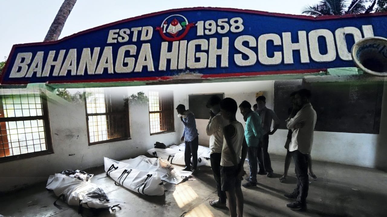 Bahanaga: 'লাশের স্কুলে' আর পড়ব না, বাহানাগা হাই স্কুল ভেঙে ফেলার ...