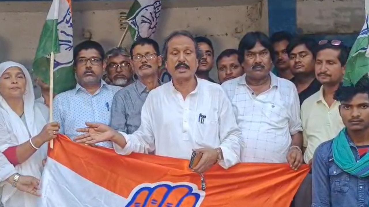 WB Panchayat Elections: 'টাকার বিনিময়ে বিক্রি হয়েছে টিকিট', তৃণমূল ছাড়লেন ২ শতাধিক কর্মী ...