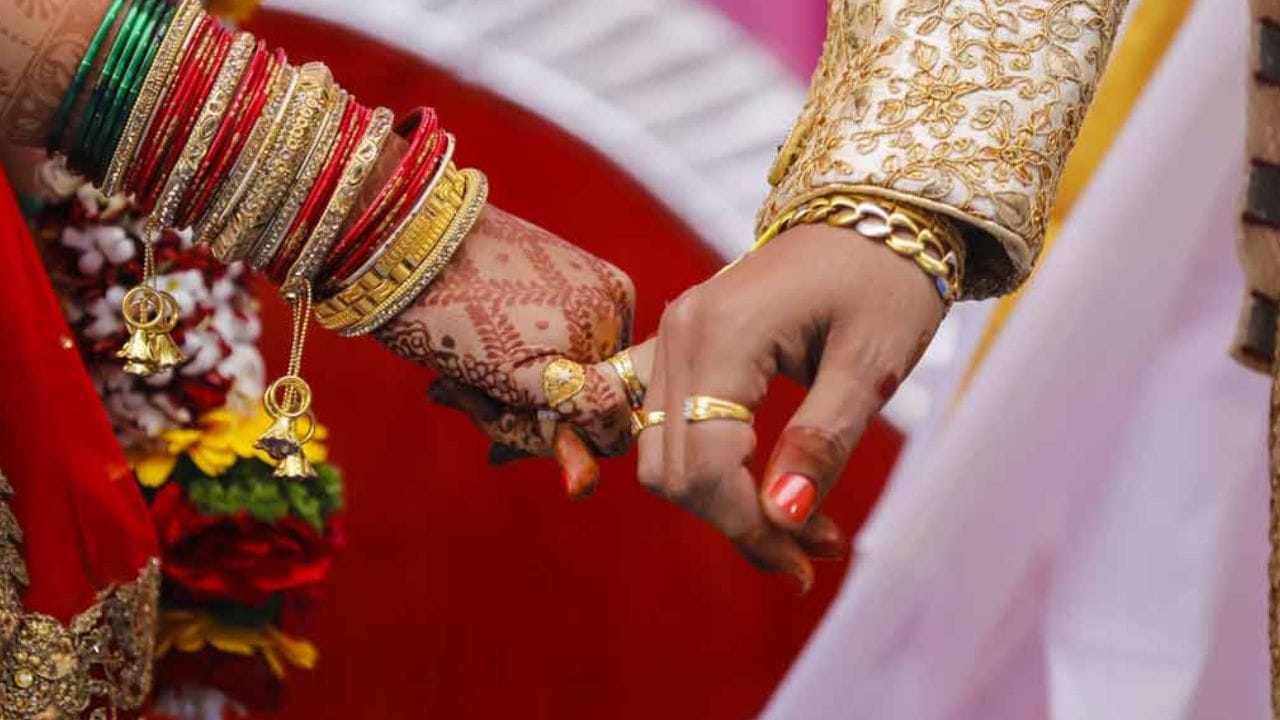 Newly married: একসঙ্গে পথ চলার শপথের আয়ু মাত্র ২৪ ঘণ্টা, নবদম্পতির ...