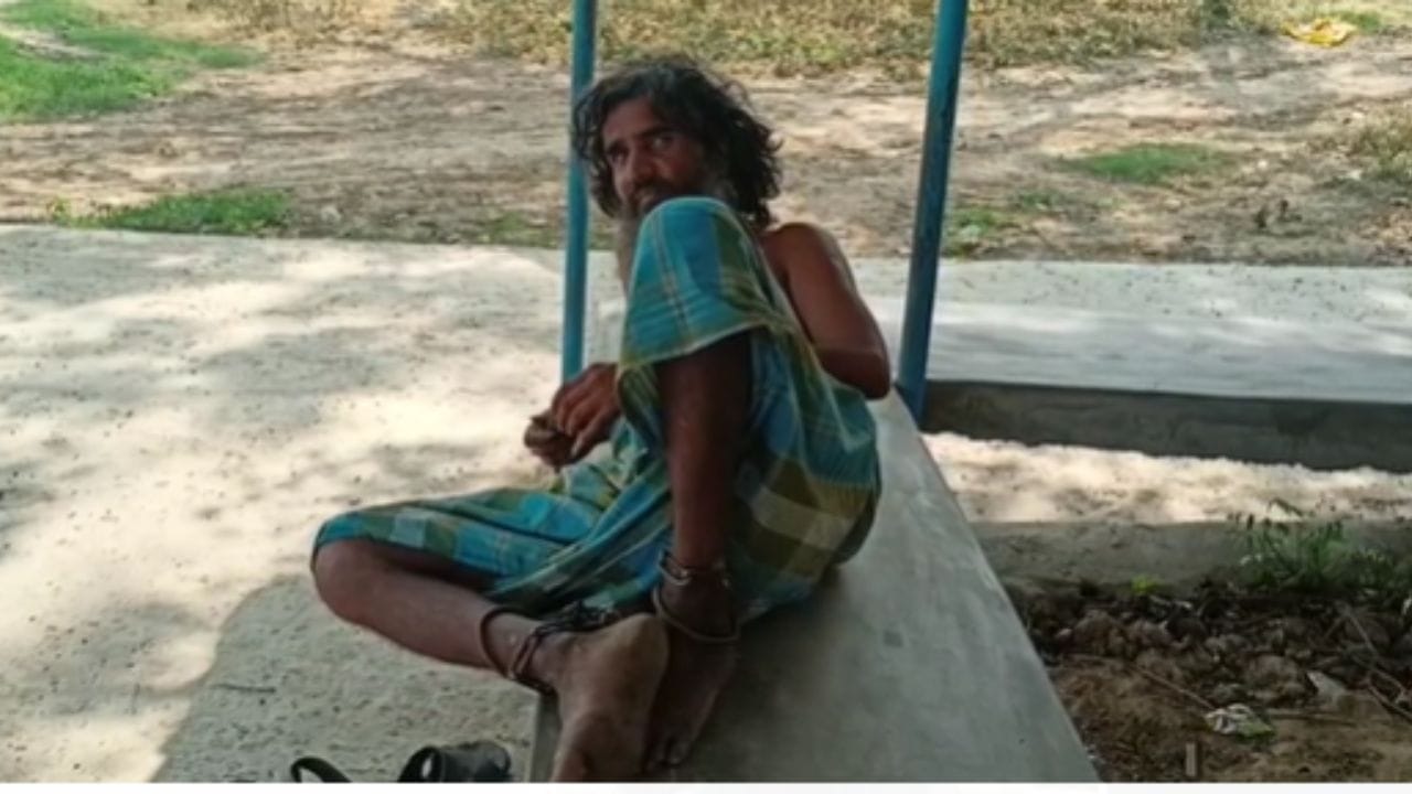 Nadia: ২২ বছর ধরে শিকলে বন্দি নদিয়ার সেলিম - Bengali News | Nadia: A ...