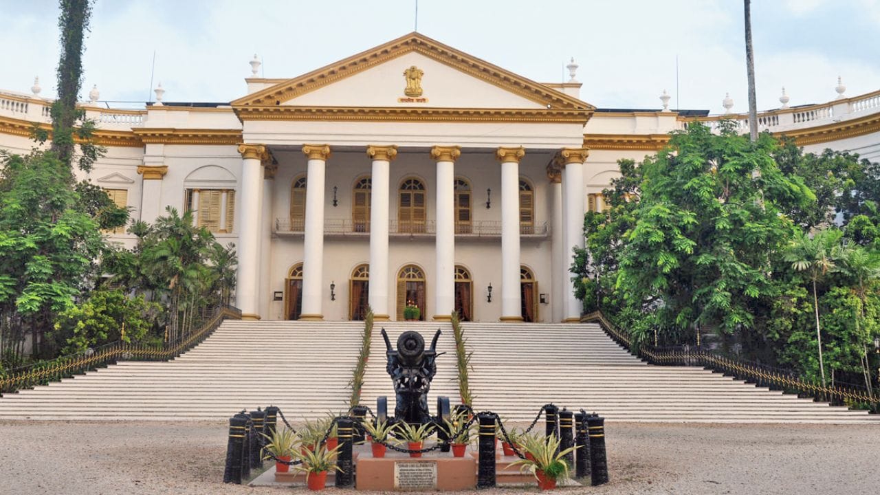 Raj Bhavan: শাসকের নিশানায় রাজভবনের 'পিস রুম', আদর্শ আচরণবিধির মধ্যে ...