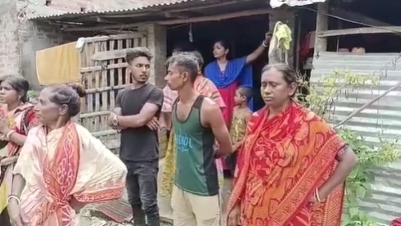 West Bengal Panchayat Elections 2023: বিজেপি প্রার্থীর বাড়ির সামনে বোমাবাজির অভিযোগ - Bengali ...