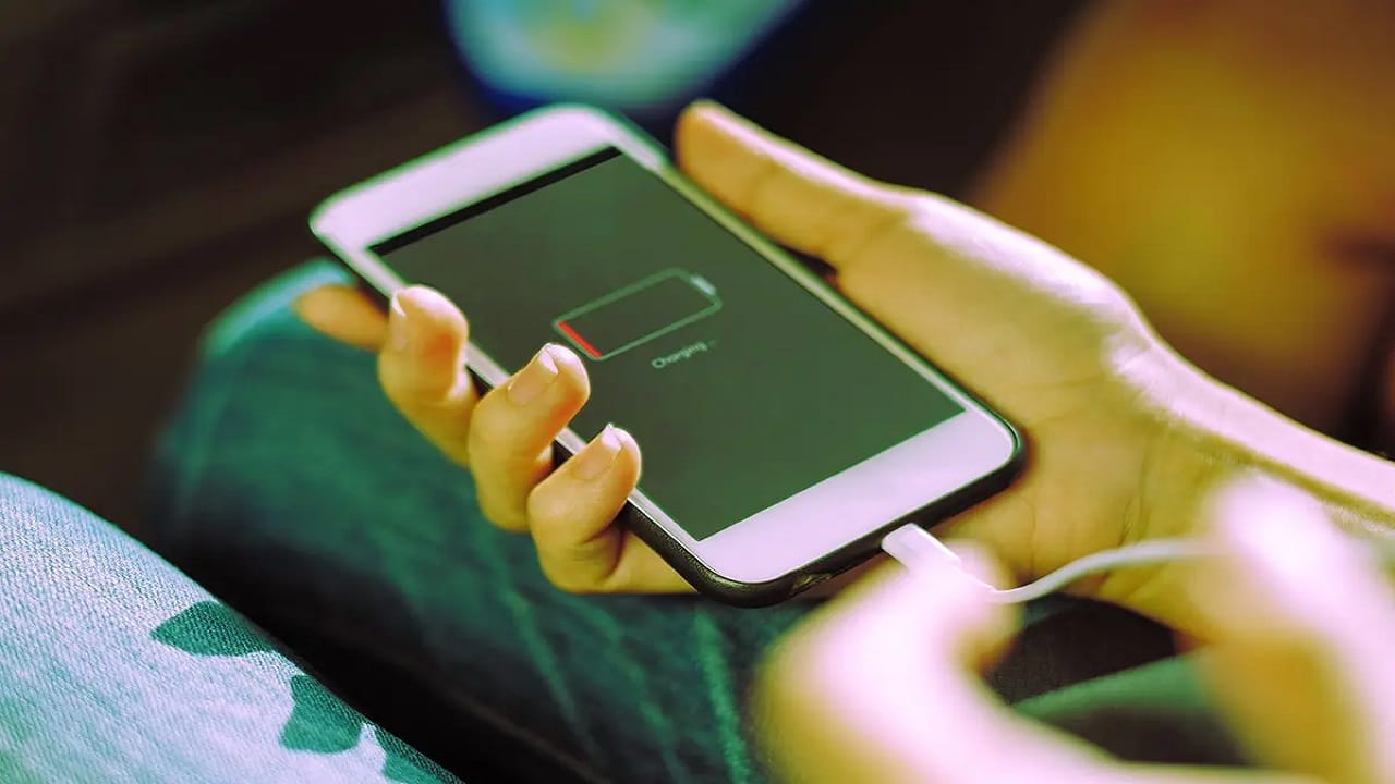 Smartphone Battery: একবার চার্জে 2 দিন পর্যন্ত চলবে ফোনের ব্যাটারি ...