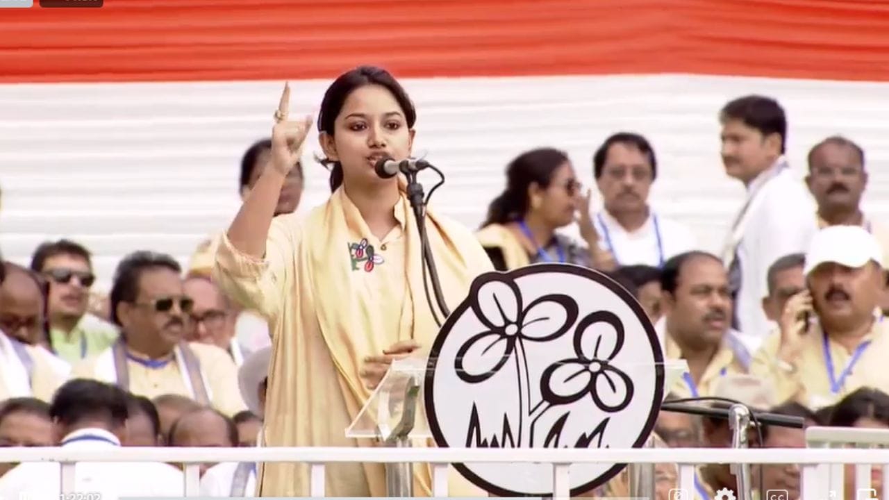 TMC Martyr’s Day Rally 2023: 'তোমাদের কাছে আছে সিবিআই-ইডি, আমাদের আছেন দিদি', একুশের মঞ্চে নজর ...