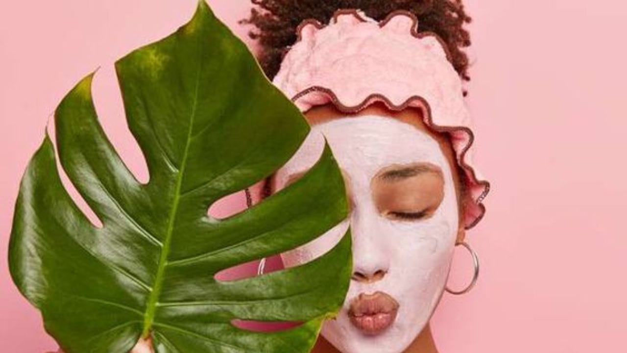 Monsoon Skin Care: বর্ষায় ত্বকের হাল ফেরাতে বাড়িতেই বানিয়ে নিন এই ...