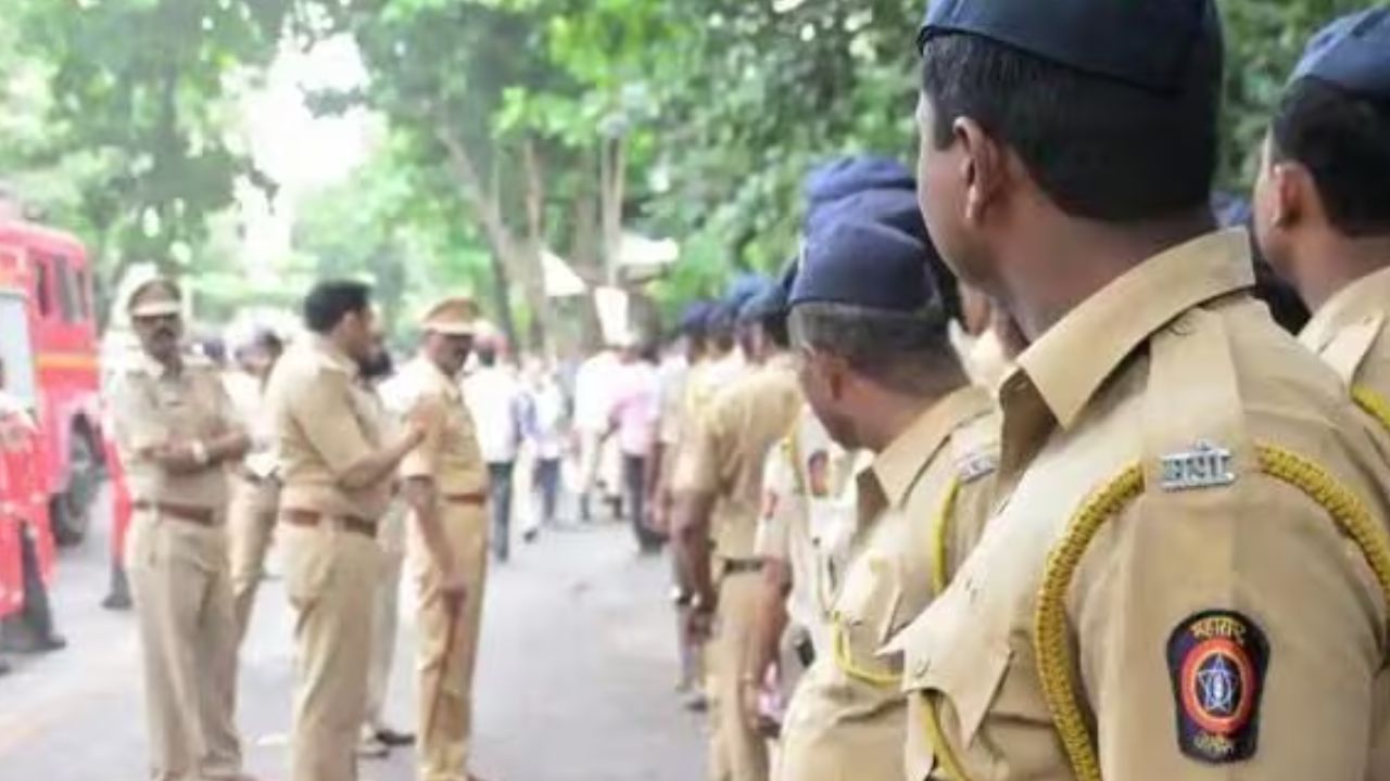 Man Beheads Sister বোনের কাটা মাথা হাতে নিয়ে সোজা থানার পথে দাদা