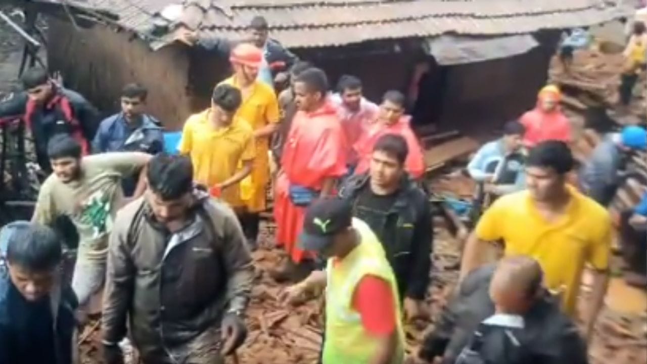 Raigad Landslide: রায়গড়ে ধসে চাপা পড়ে মৃত বেড়ে ১৩, ক্ষতিপূরণের ঘোষণা মুখ্যমন্ত্রীর - Bengali ...