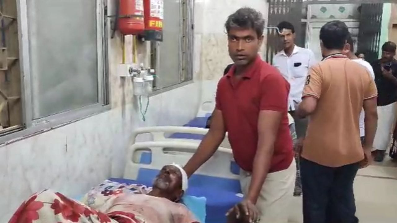 Basanti TMC Workers Death: পঞ্চায়েত ভোটের দিন বুথের সামনেই হামলা ...