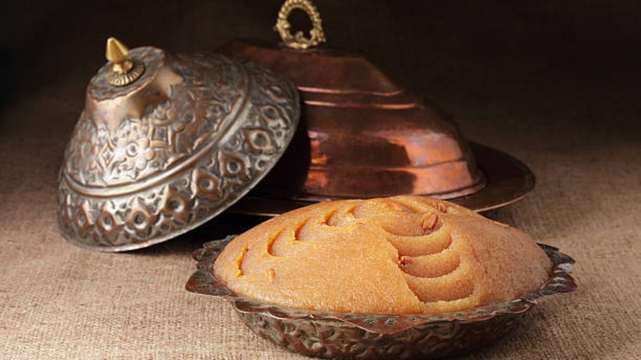 Halwa: সুজির হালুয়া এইভাবে বানালে বাচ্চারা টিফিনে চেটেপুটে খাবে ... Halwa: সুজির হালুয়া এইভাবে বানালে বাচ্চারা টিফিনে চেটেপুটে খাবে ...