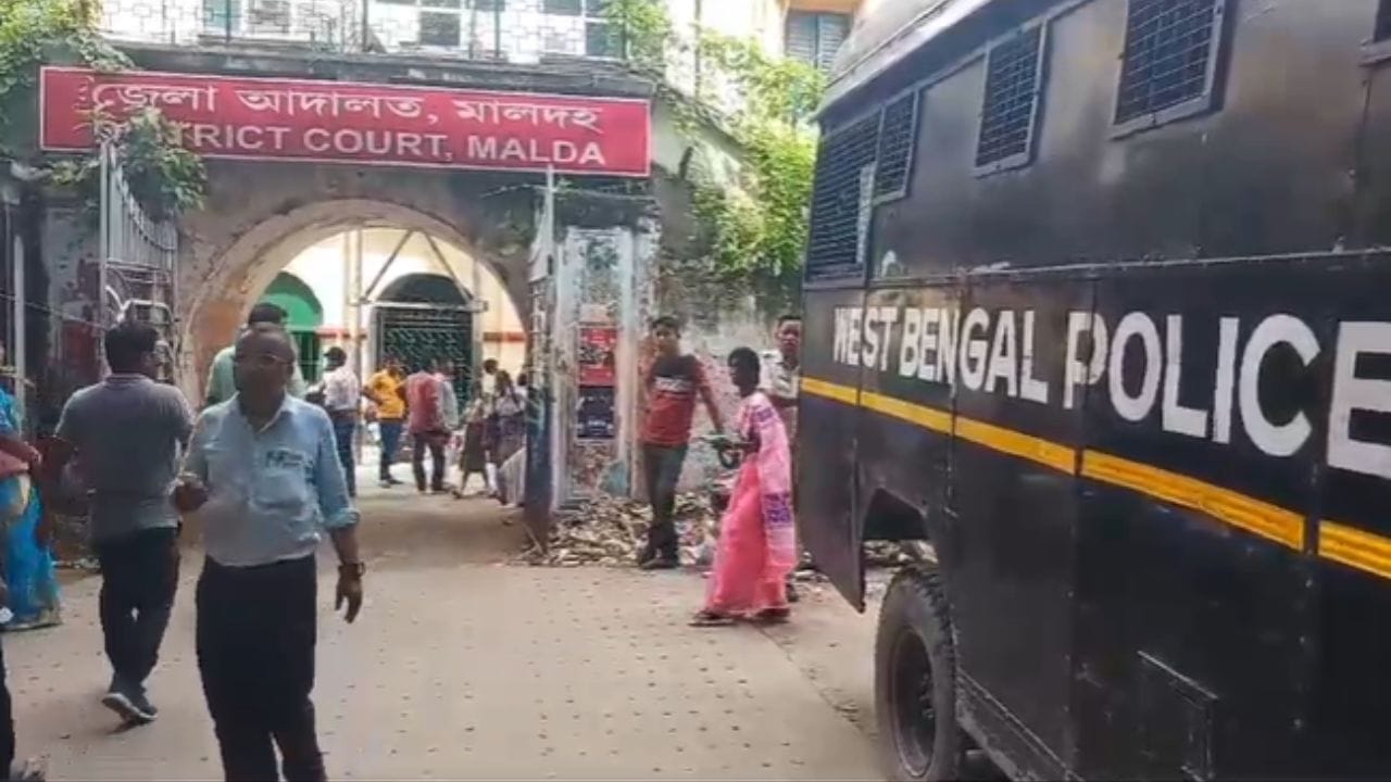 Maldah: স্কুল ছাত্রকে মারধরের অভিযোগ সিভিক ভলান্টিয়রের বিরুদ্ধে ...