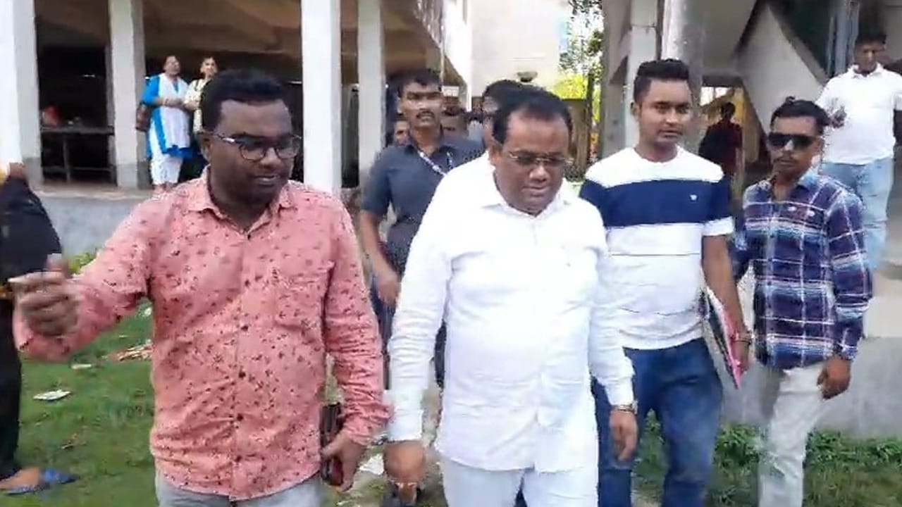 Bongaon BJP MLA News: উচ্চমাধ্যমিক দিলেন বিধায়ক! - Bengali News ...