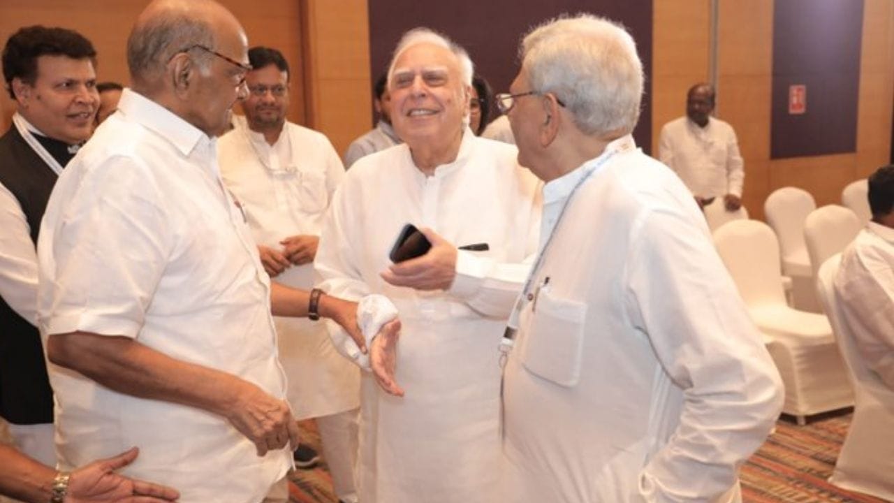 Kapil Sibal: ইন্ডিয়া জোটের বৈঠকে হঠাৎ হাজির কপিল সিব্বল! 'গোঁসা ...