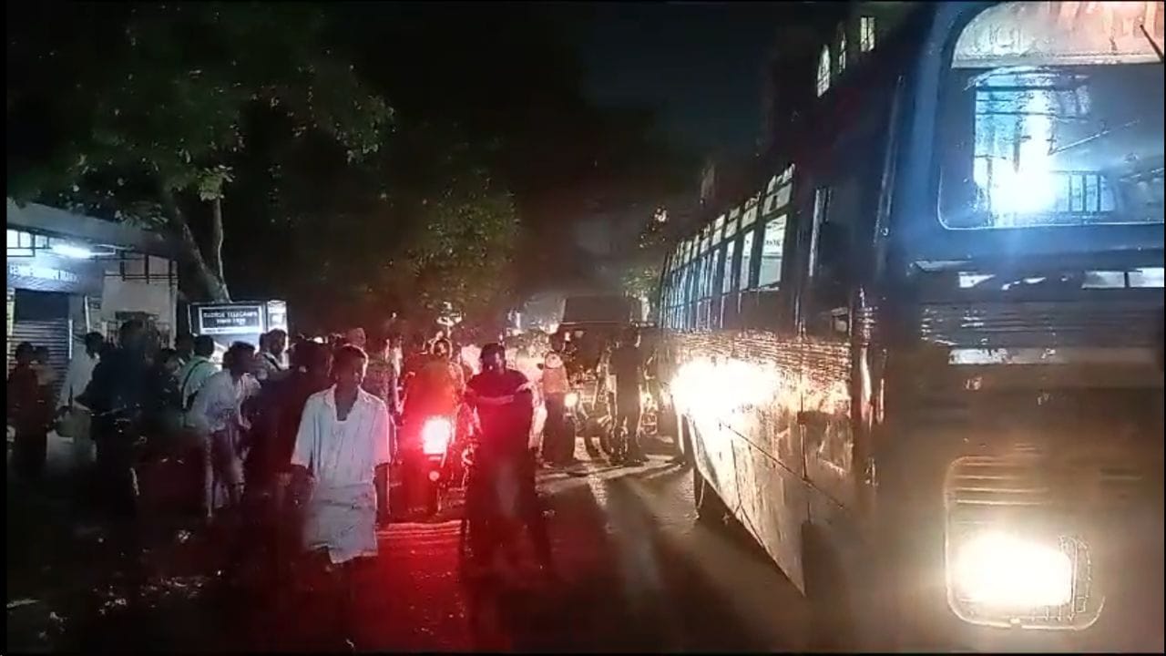 Howrah Accident: বাসের চাকায় থেঁতলে গেল মাথা, মাঝরাস্তায় মহিলার মর্মান্তিক পরিণতি - Bengali ...