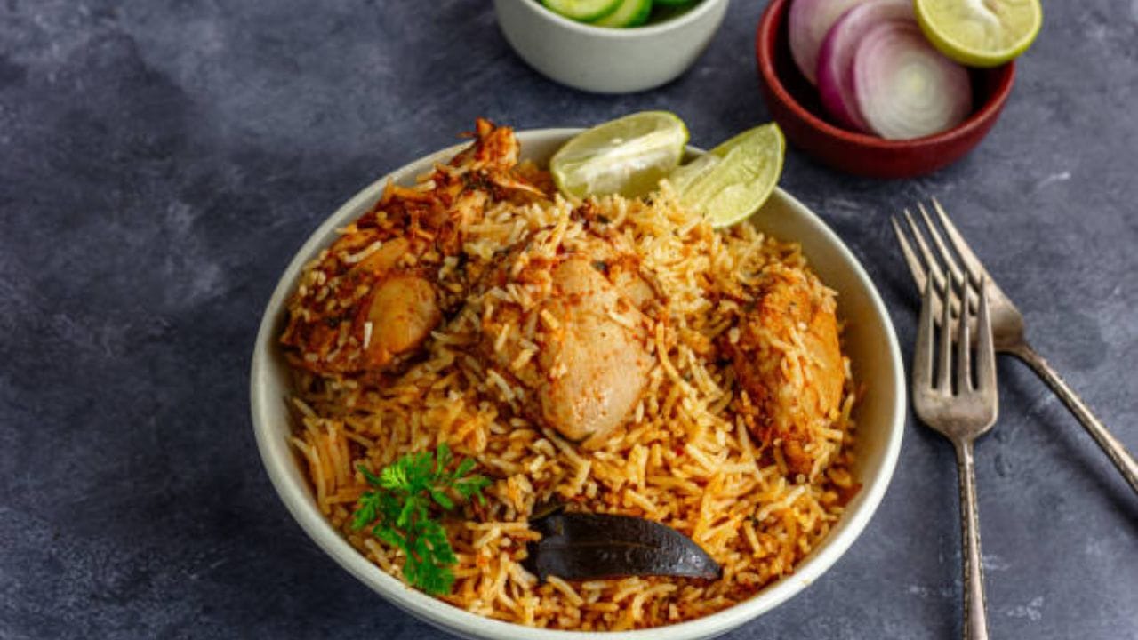 Chicken Rice: ব্যস্ত WeekDays-এ হাতে সময় কম? স্বাদ আর মন বদলে বাড়িতে ...