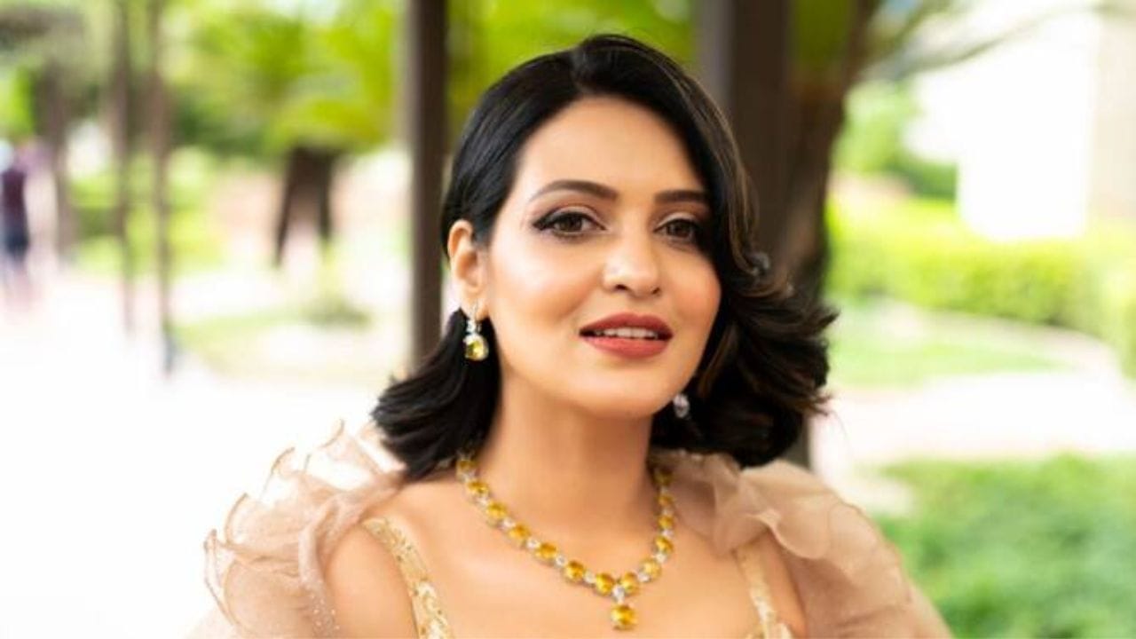 Durga Puja: 'সেলিব্রিটি হয়েও আপনি...', প্রিয়াঙ্কার কোন রূপ দেখে অবাক সকলে? - Bengali News ...