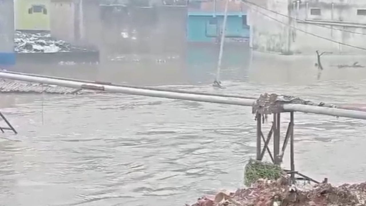 Water Logging: জলে ভাসছে আসানসোল, শুরু রাজনৈতিক তরজা - Bengali News | Water logging at asansol ...