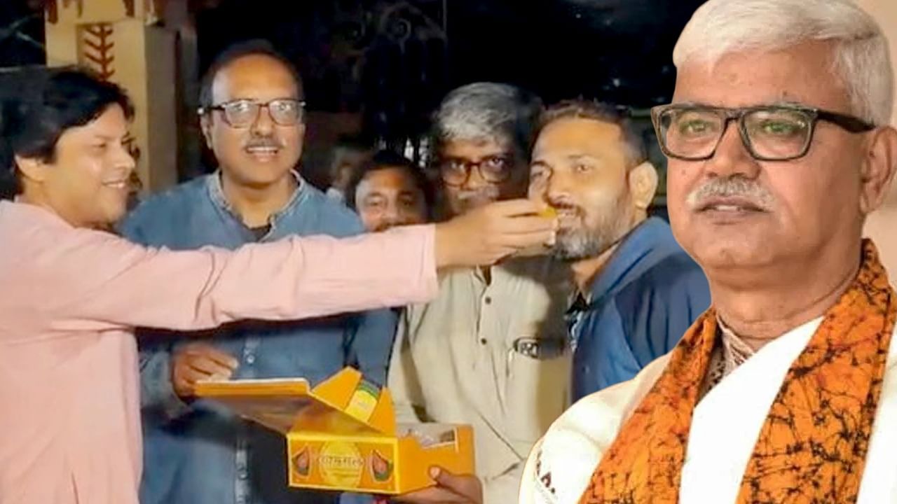 Bidyut Chakraborty: 'বিদ্যুৎ-মুক্ত' বিশ্বভারতী, উচ্ছ্বসিত অধ্যাপকদের একাংশ - Bengali News ...