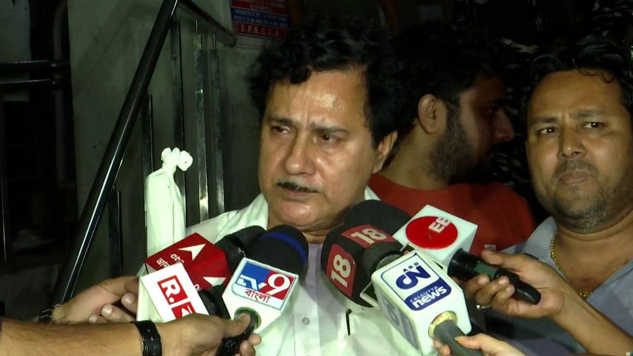 Recruitment Scam: 'কার হিম্মত, মানিক ভট্টাচার্যকে না চিনে কলেজ চালাবে ...