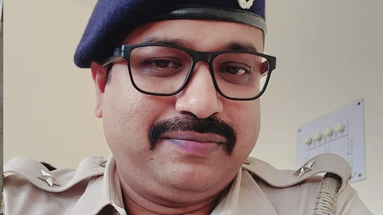 Nakashipara IC: অভিযোগ জানাতে যেতেই তেড়ে এলেন আইসি! চলল গালিগালাজ ...