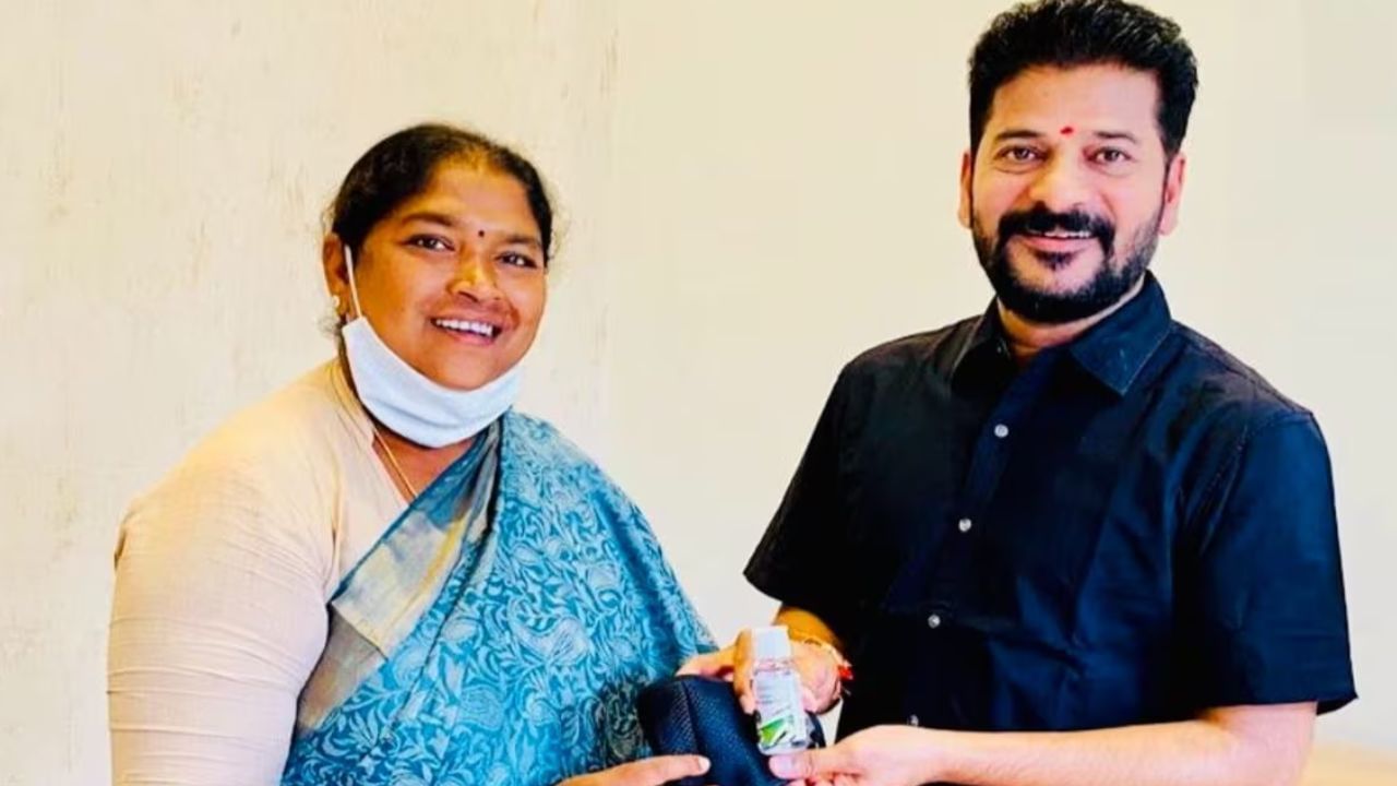 Seethakka: মাও নেত্রী থেকে রাজ্যের মন্ত্রী, রেবন্ত রেড্ডির এই বোনকে ...