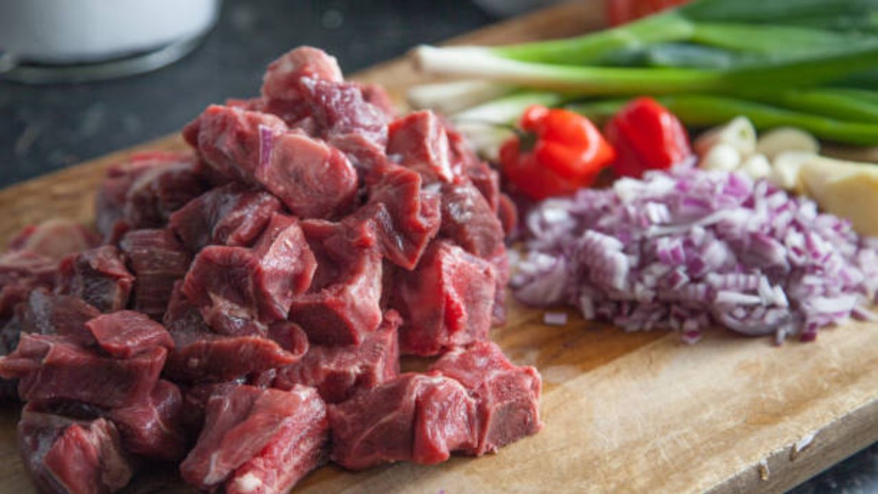 Mutton Curry: প্রেসার কুকার ছাড়াই নরম তুলতুলে মটন রান্না করুন এই কৌশলে ...