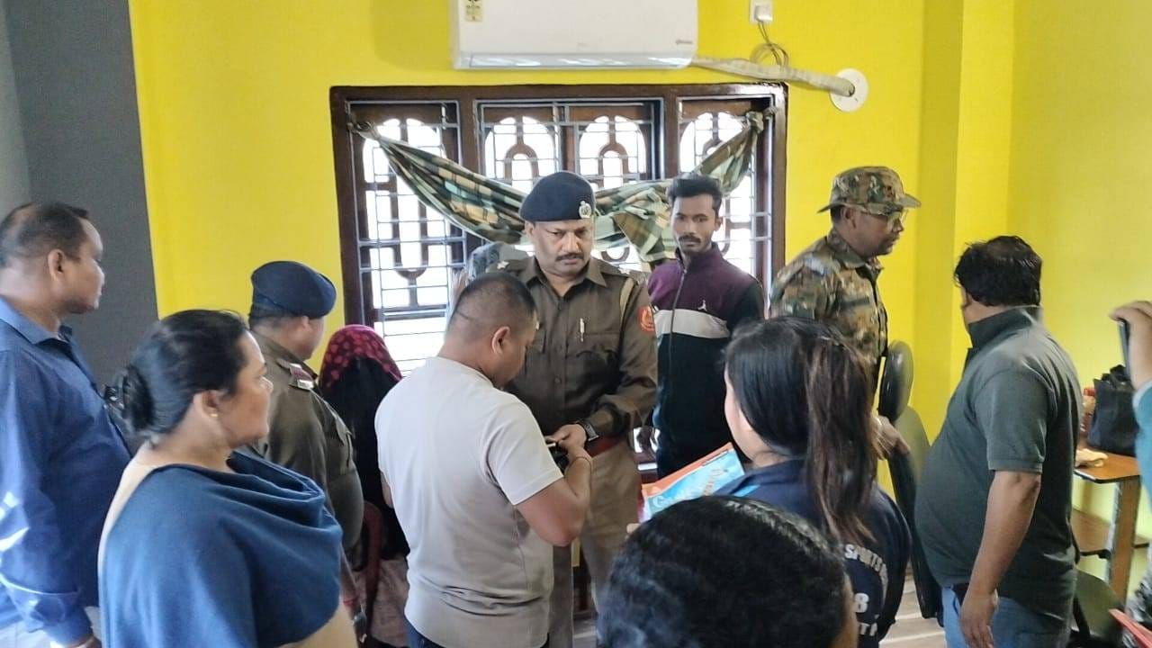 Jalpaiguri News: বন্ধ ঘরে যখন তখন আসত অপরিচিত যুবক-যুবতীর দল, পুলিশে ...