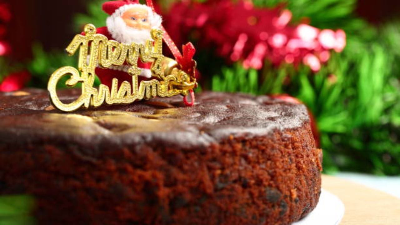 History of cake: কেন বড়দিনে কেক খাওয়া হয়, তাবড় বেকারির বাইরে লম্বা ...