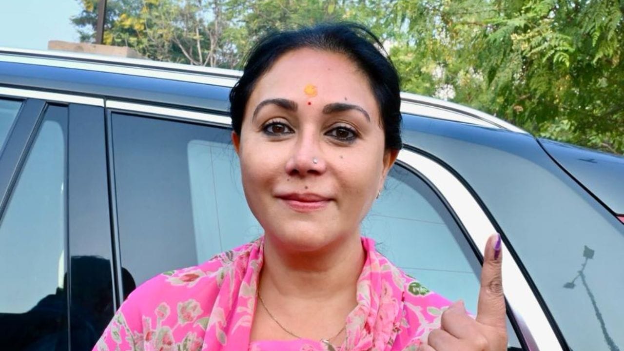 Divya Kumari: ৭১,৩৬৮ ভোটে জয়ী মহারাজা দ্বিতীয় মান সিং-এর নাতনি বিজেপি প্রার্থী দিব্যা কুমারী ...