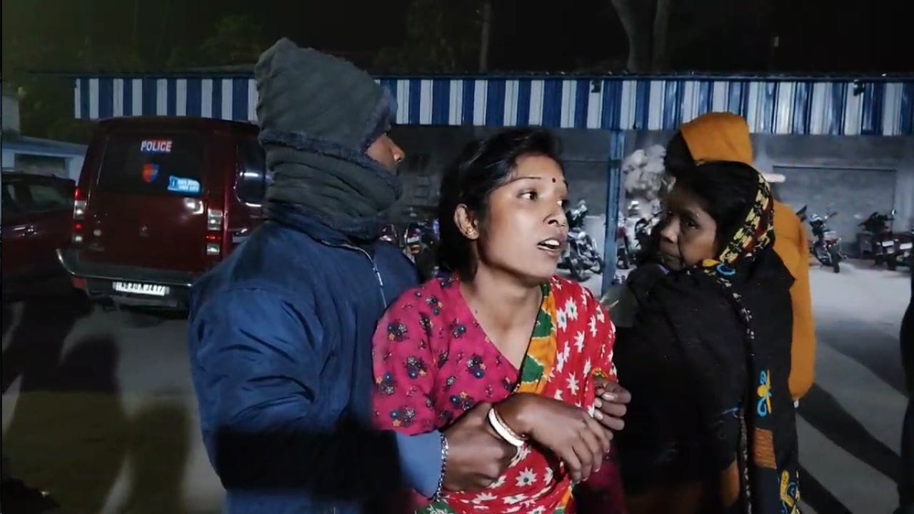 Shocking Murder: জামাইকে সামনে পেয়েই চ্যালাকাঠ দিয়ে পিটিয়ে মারল শ্বশুর-শাশুড়ি! - Bengali ...