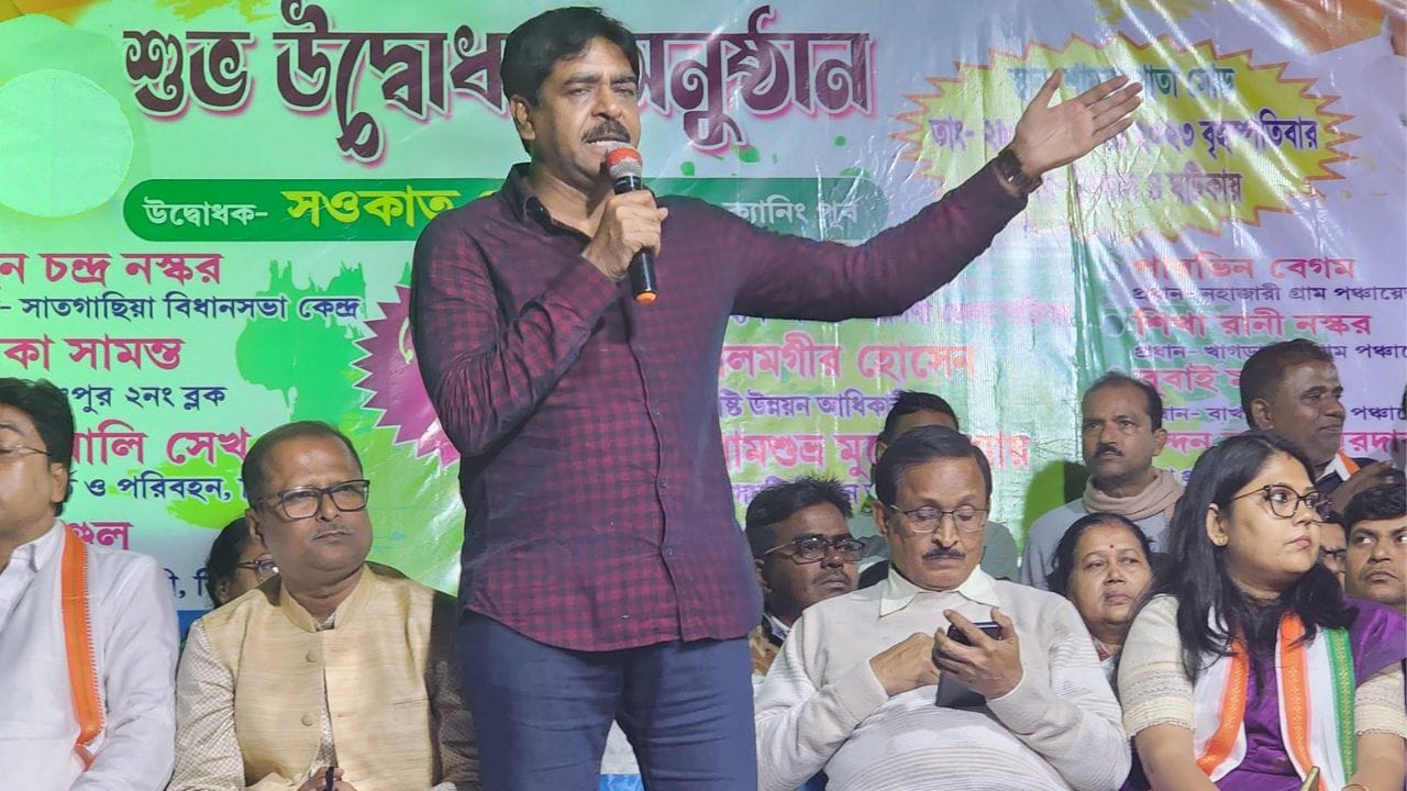 Saokat Molla: 'দুর্নীতি করলে তাড়িয়ে দেব', ভোটের আগে নেতাদের ...