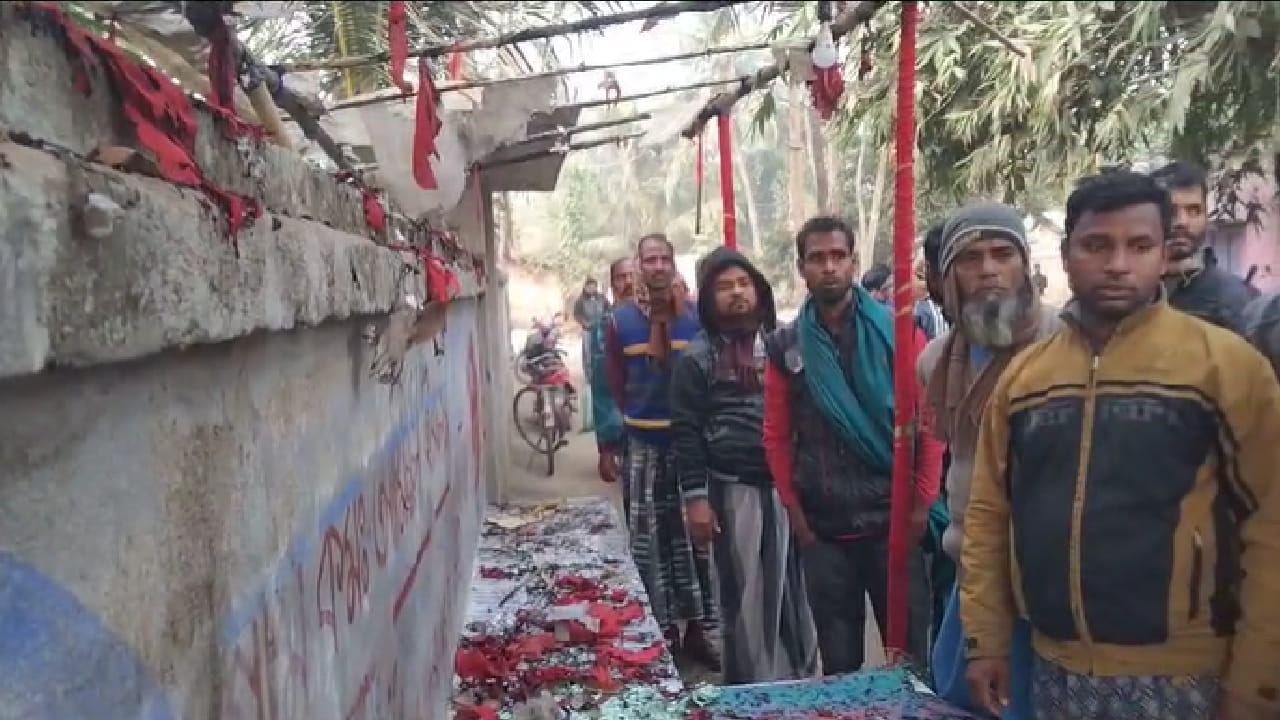 Deganga: সিপিএমের পার্টি অফিসে আগুন, তৃণমূল বলছে নিজেদের কোন্দলেই পুড়ছে সব... - Bengali News ...