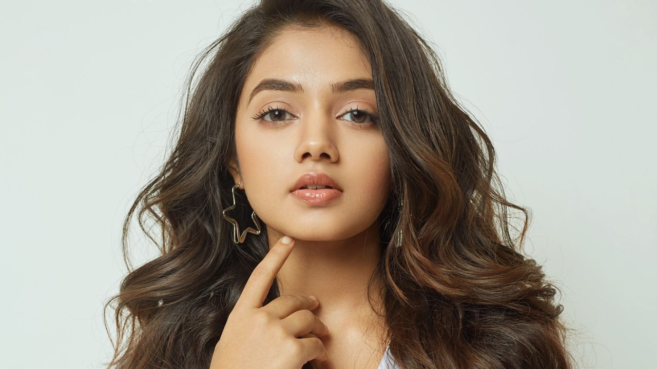 'ফুলকি' ধারাবাহিকের নায়িকা দিব্যানী মণ্ডল কি সিঙ্গল? তাঁর পরিচয় কী? - Bengali News | Is ...