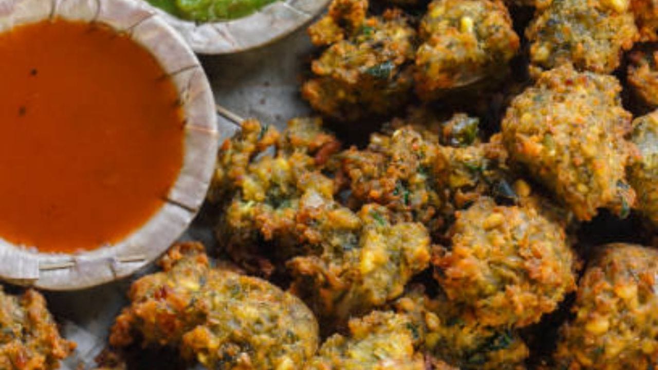 Pakora recipe: বেগুন দিয়ে ভাজা বা আলুর সঙ্গে মেখে তো খাওয়া হয়েছে ...