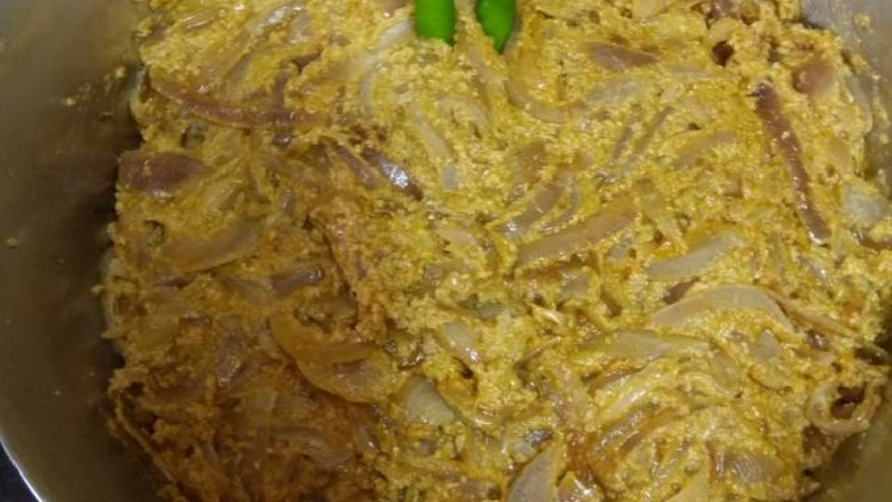 Peyaj posto: গরমে সুস্থ থাকতে লাউ-শুক্তোর পাশাপাশি নিয়ম করে খান পোস্ত ...