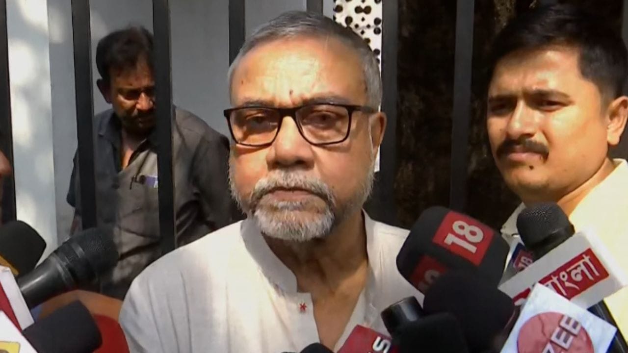 Tapas Roy: তৃণমূল থেকে 'উড়ে গেল পাখি'! বিধানসভার বাইরে দাঁড়িয়ে তাপস ...