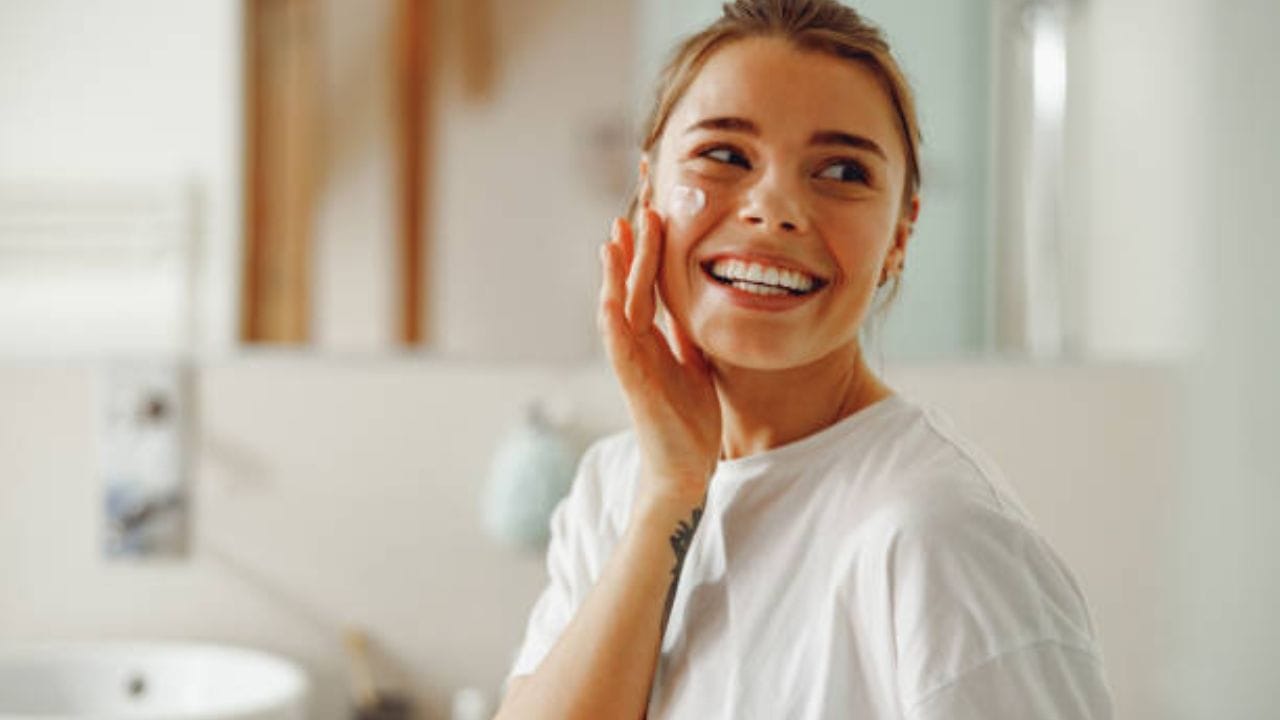 CTM for Skin: নিত্যনতুন প্রসাধনী ব্যবহার করে ফল মিলছে না? ‘সিটিএম’-এই ...