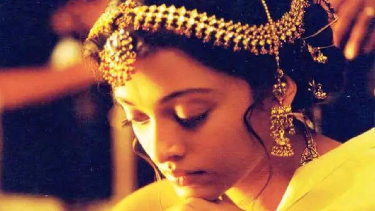 ৫০শেও এত জেল্লা, এই খাবারগুলি দাঁতে কাটেন না ঐশ্বর্য - Bengali News ...