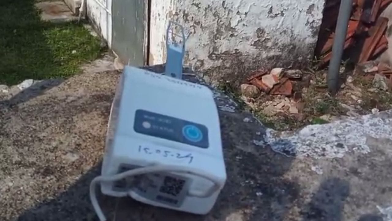 Chinsurah: লেখা 'মেড ইন কোরিয়া', আকাশ থেকে মাটিতে পড়ল অদ্ভুত যন্ত্র ...