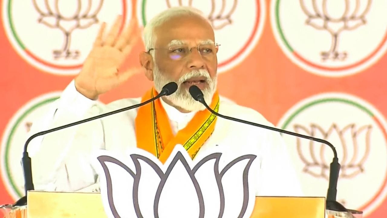 PM Narendra Modi: ওরা বলে মোদীর বিরুদ্ধে ভোট জিহাদ করো: মোদী - Bengali ...