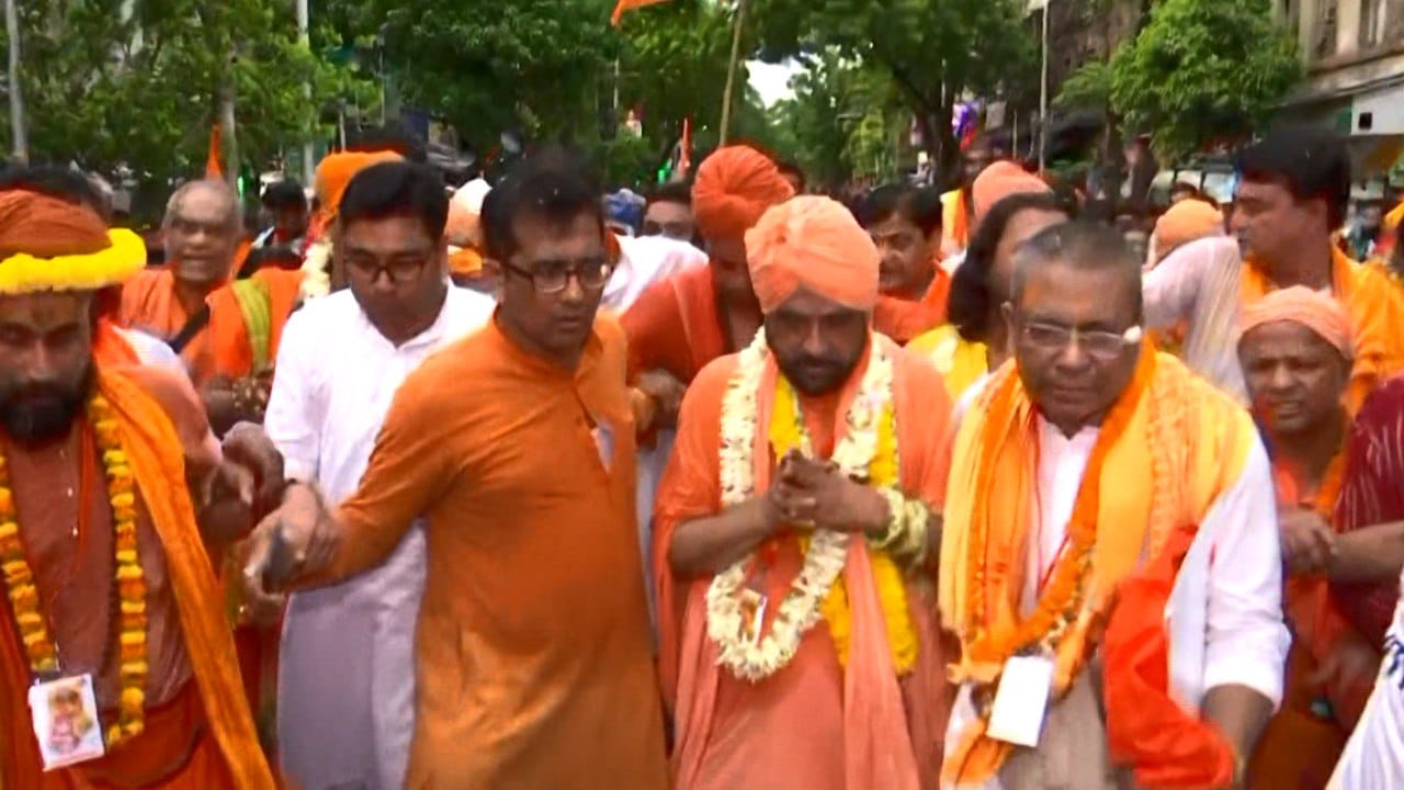 Monks Rally in Kolkata: কলকাতায় সাধুদের প্রতিবাদ মিছিল থেকে সুর ...