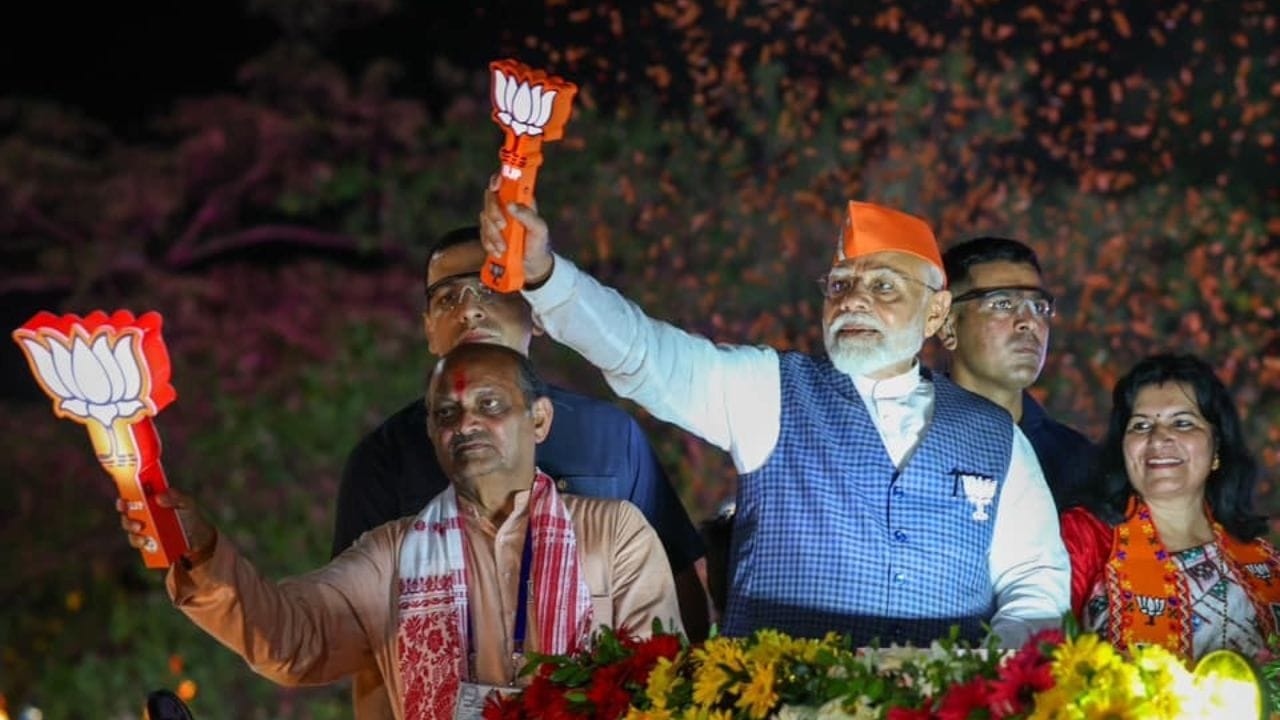 PM Narendra Modi: ৭৩-রেও যেন যুবক, ভোটবঙ্গে ছুটলেন এ প্রান্ত থেকে ...