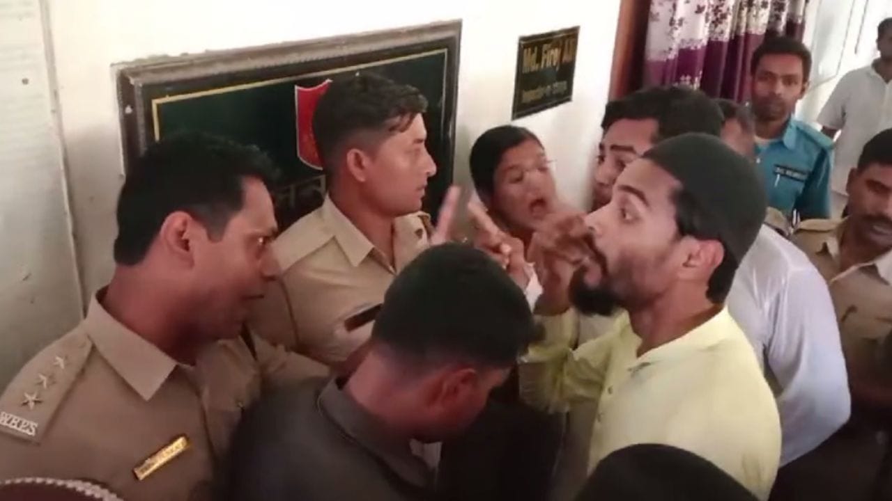 Nawsad siddique on Police: 'দিস ইস নট ডান! সরকারি আধিকারিককে দালাল বলতে ...