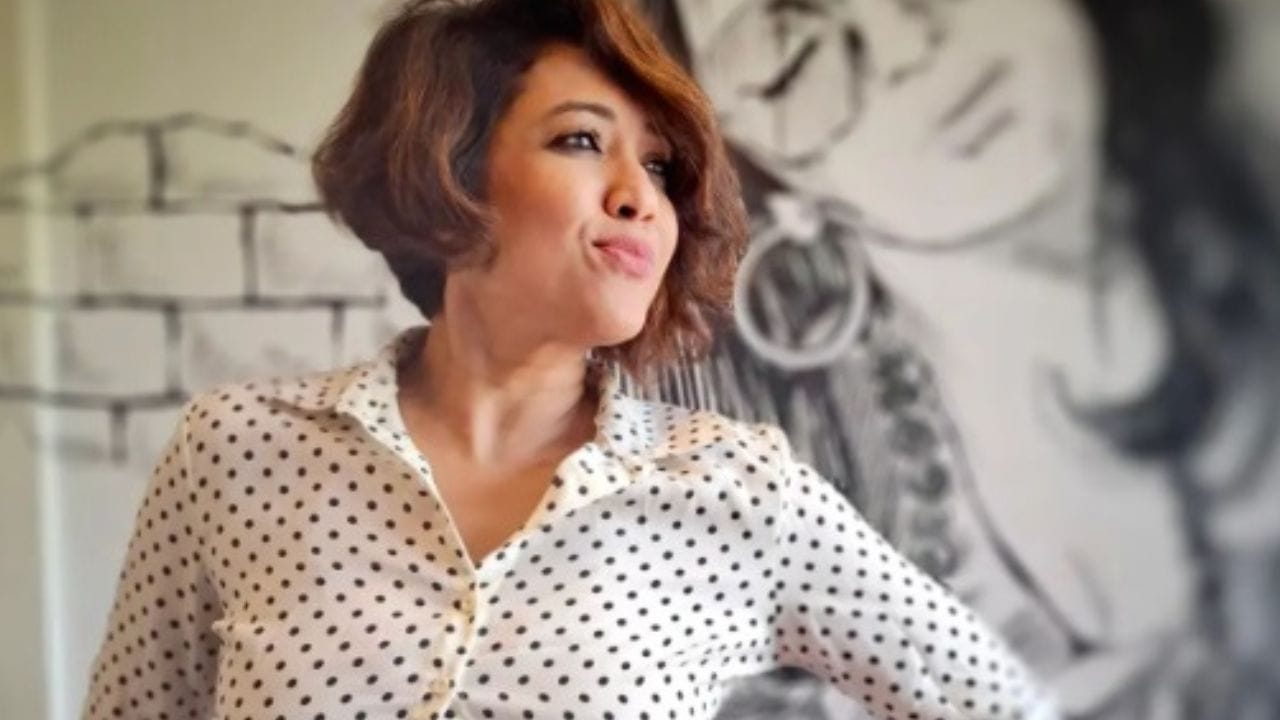 'আমি চাই, ছেলেরা আমাকে ইভটিজ় করুক', খুব আক্ষেপ ঋয়ের | No one eve ...
