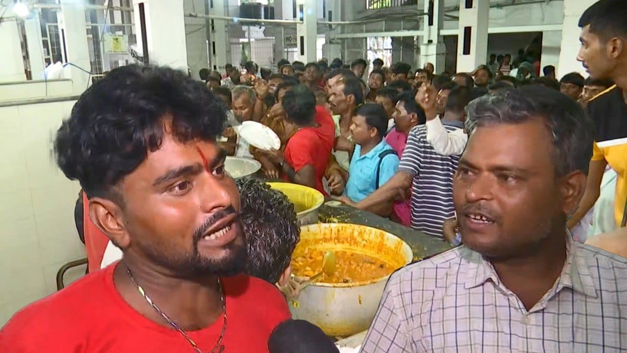 Dim-Bhat on 21st July: ‘পাক্কা তিন ঘণ্টা লাইন দিয়েছি’, ডিম-ভাত না ...