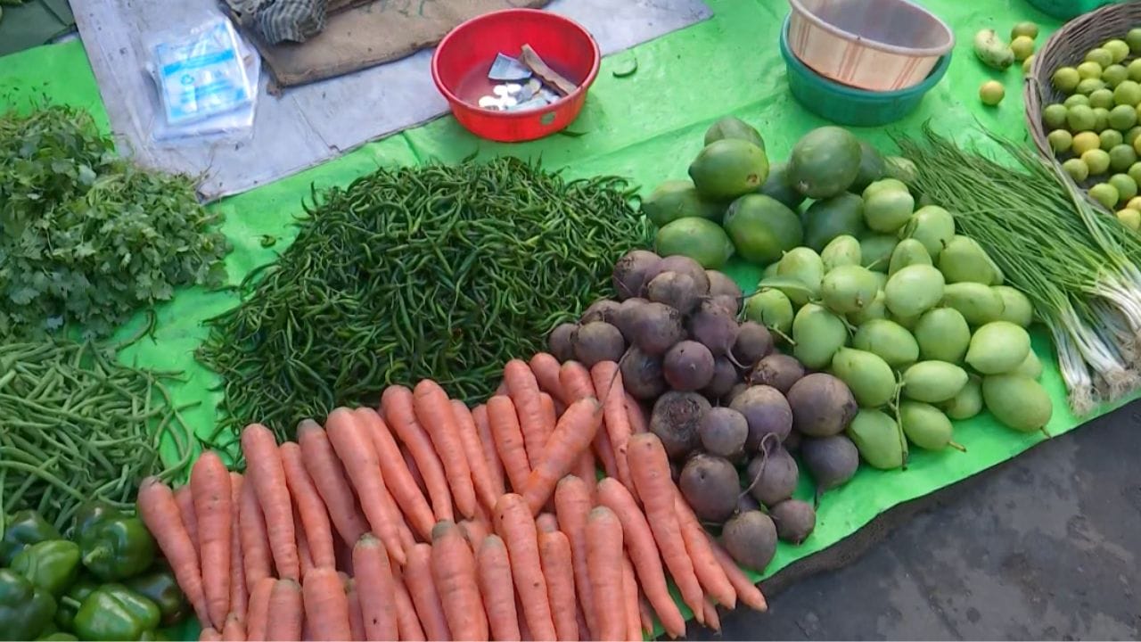 Market Price Kolkata: বেগুন ২০০, আদা ২২০, লঙ্কার দাম শুনলে তো চমকে ...