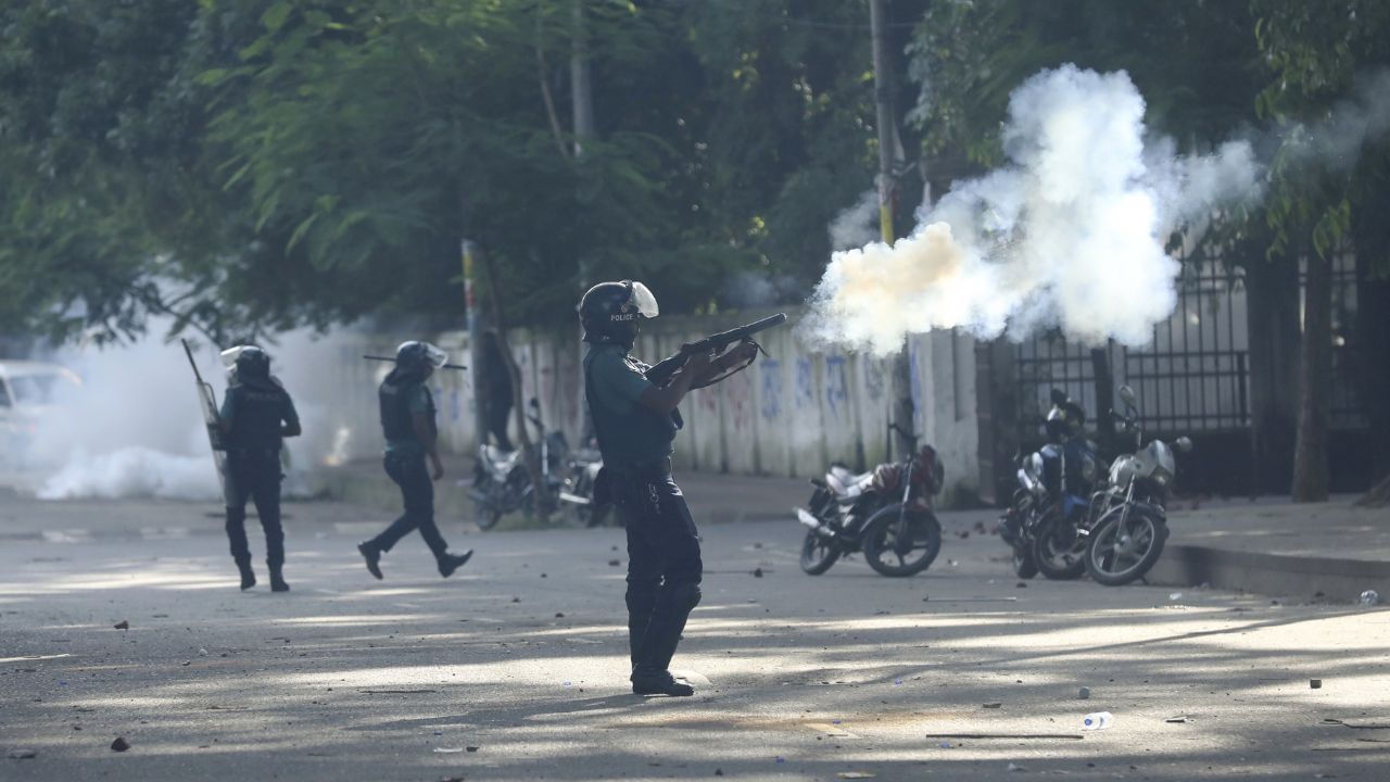 Bangladesh's Quota Andolon: উত্তপ্ত বাংলাদেশ, ভারতীয়দের বাড়ি থেকে ...