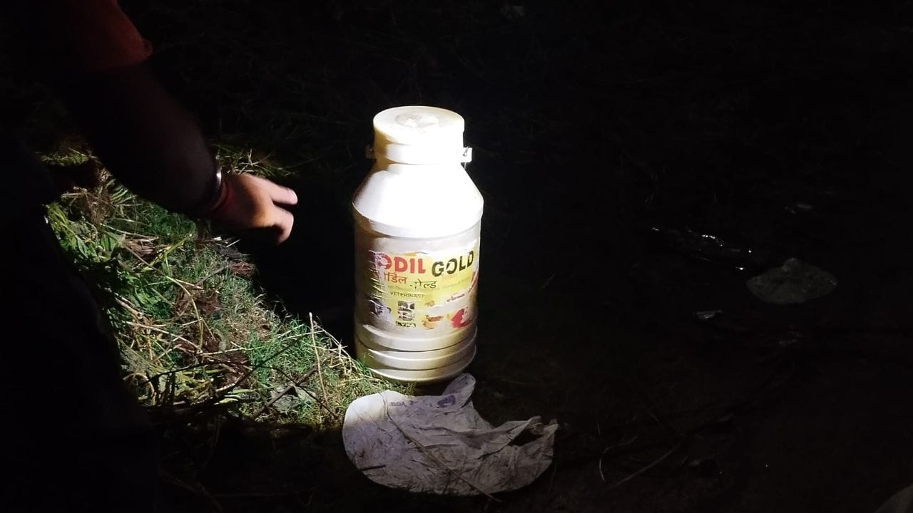 Chinsura: সবে সন্ধে হয়েছে, সাদা কৌটো দেখে গঙ্গার ঘাটে তুমুল চেঁচামেচি ...