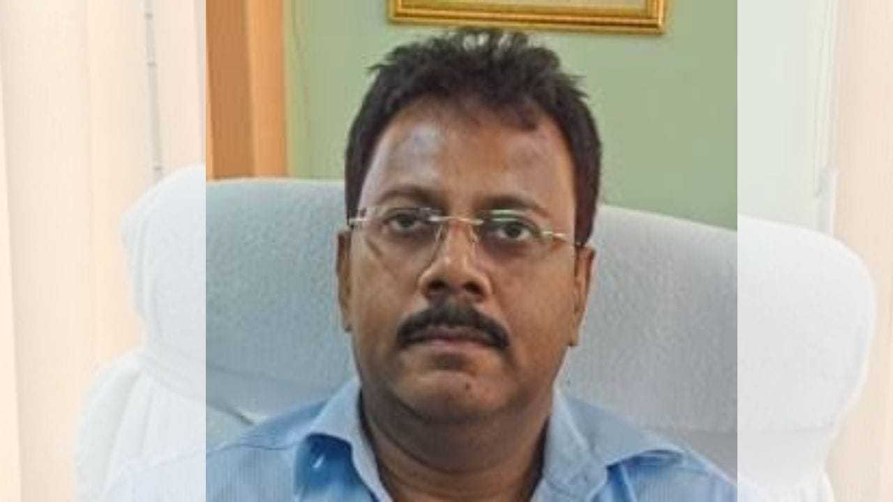 Sandip Ghosh: যাঁর বিরুদ্ধে গুচ্ছ-গুচ্ছ অভিযোগ, সেই সন্দীপ এবার দৌড়লেন ...