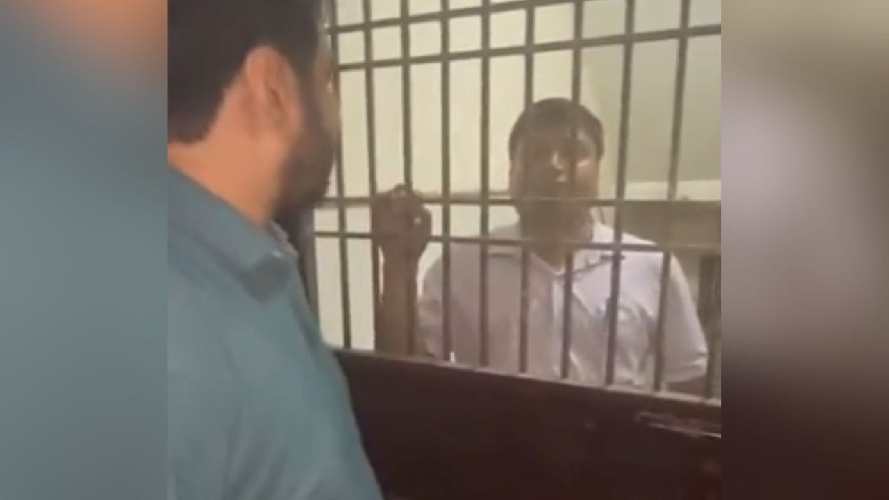 ED Raid: সাতসকালে ইডির সঙ্গে ঝগড়া, ৬ ঘণ্টা বাদে গ্রেফতার AAP নেতা ...